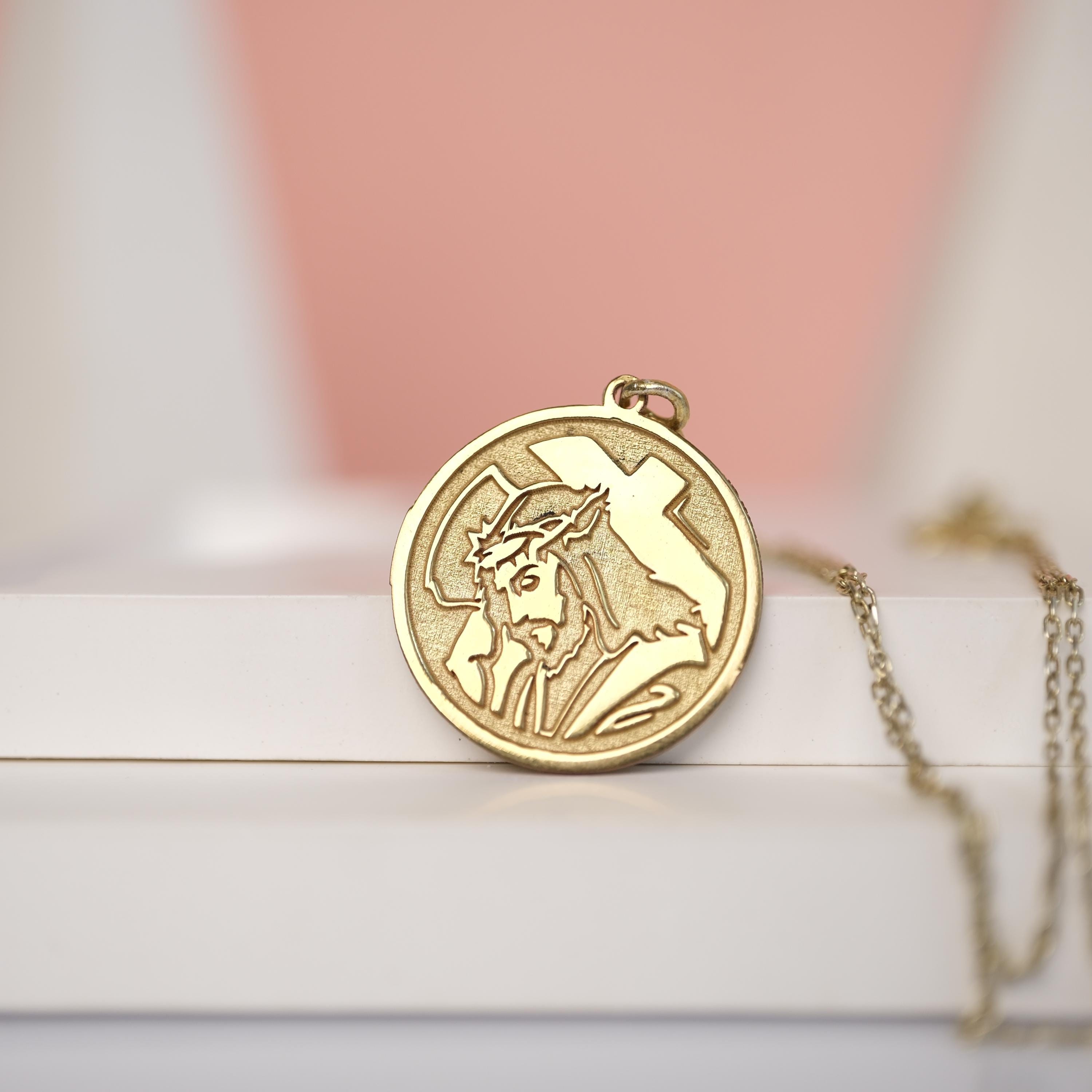14K Solid Gold Jesus Christ Medallion: Religious Crucifix Pendant ...