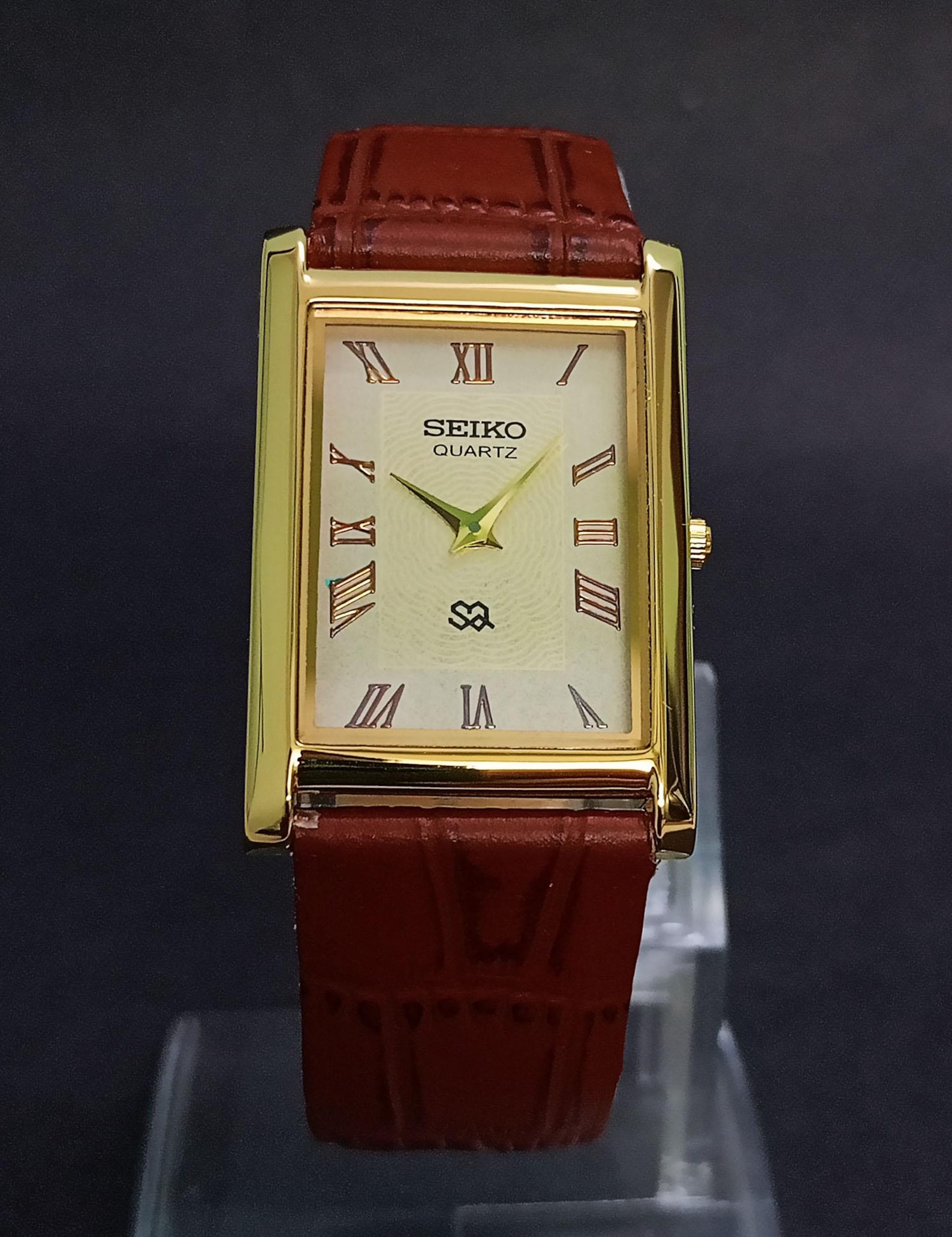 Vintage Seiko Tank Quartz Japanese Slim Roman Golden Dial 27mm Wristwatch - Etsy