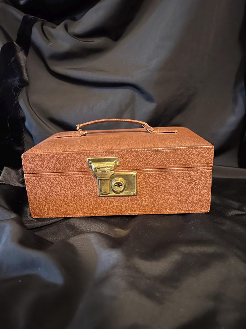 Vintage Leather Jewelry Box - Etsy
