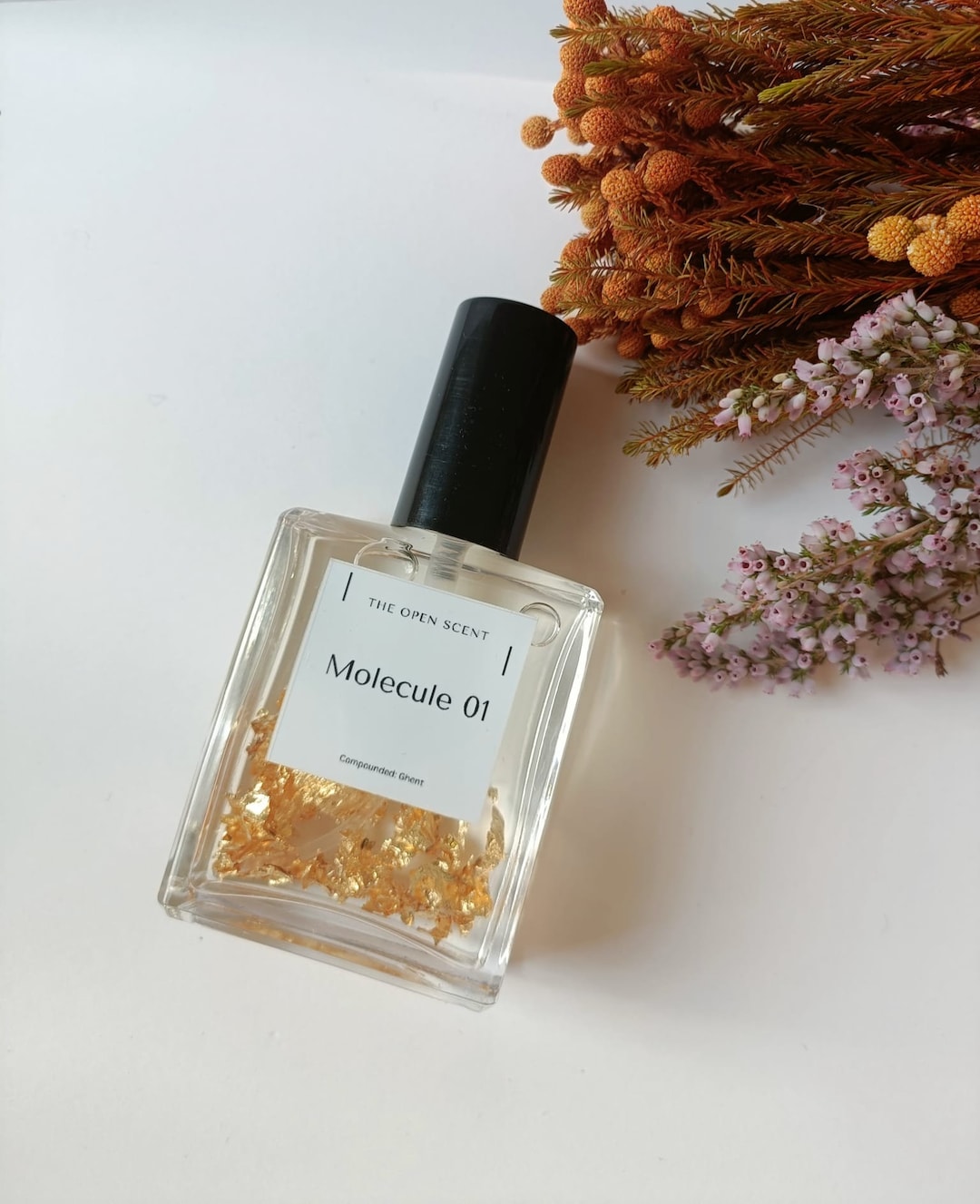 50 Ml Molecule 01 Perfume With Magical Golden Flakes - Escentric ...