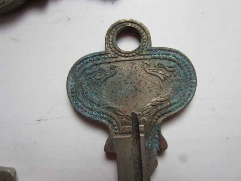 Set of 6 Vintage Keys - Etsy