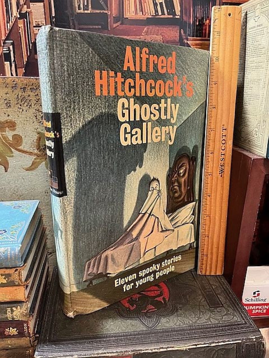 1962 Alfred Hitchcock's Ghostly Gallery Eleven Spooky Stories for Young ...