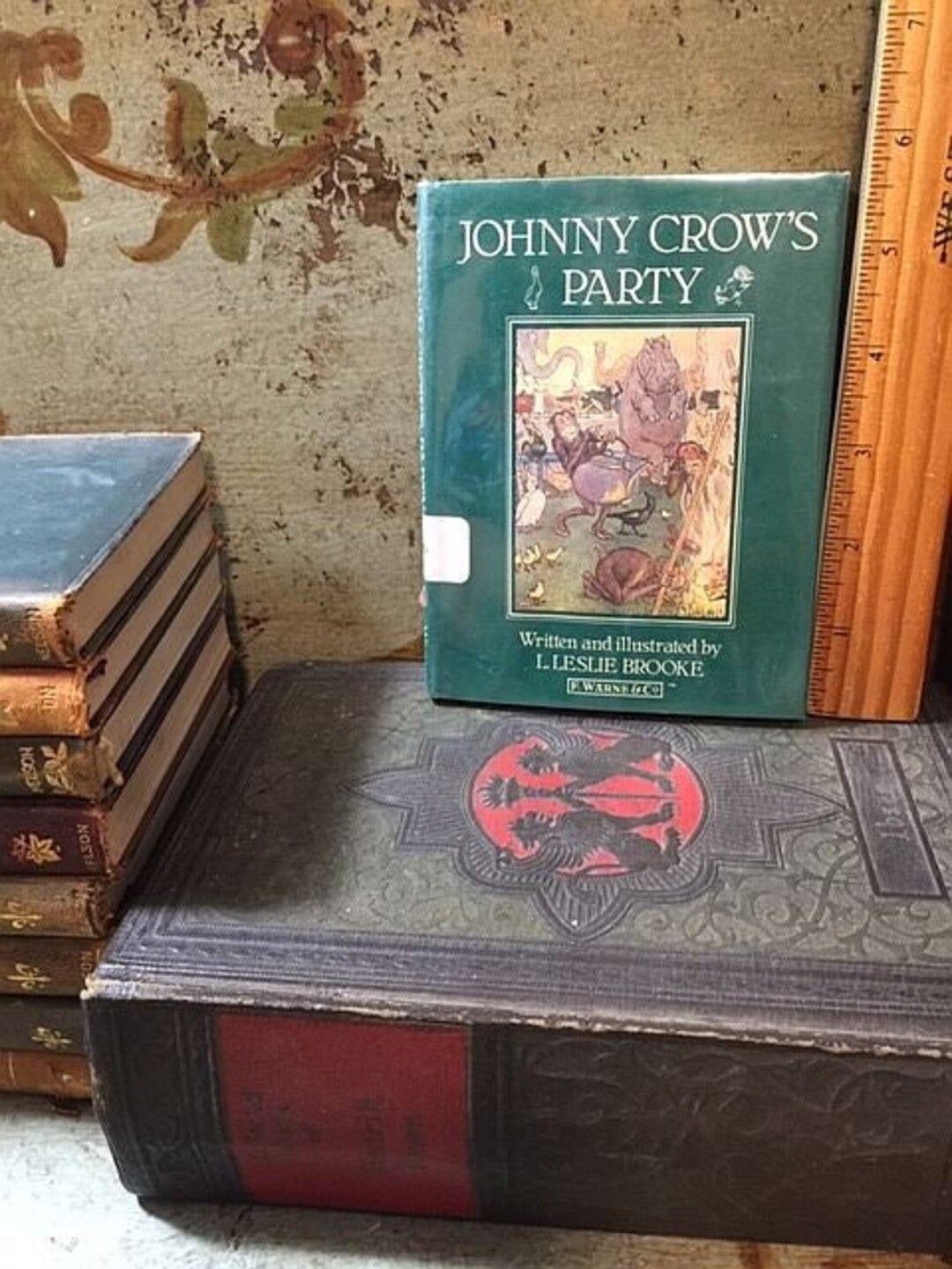 1986 Johnny Crow's Party by L Leslie Brooke - Etsy