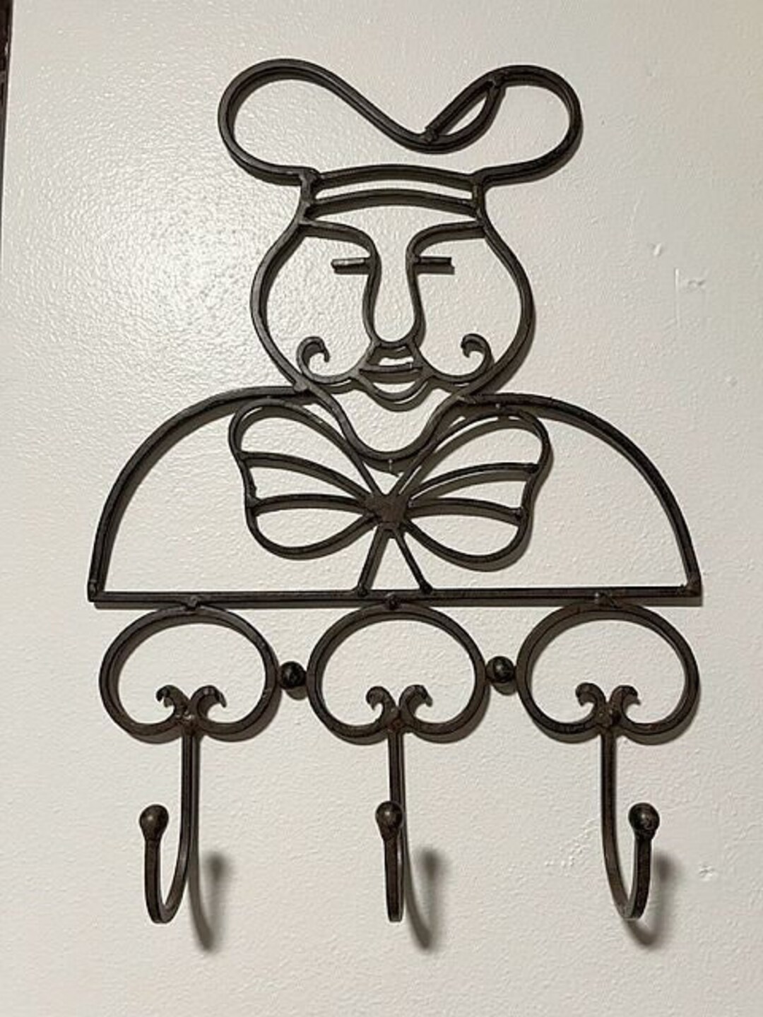 Vintage CHEF Metal Hanging Rack Chefs Kitchen Towels Potholders Aprons ...