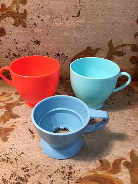 Vintage Arnoldware 2 Plastic Cups Lady Arnold 1 Solo Cup Paper Cup Holder Kitchen Camping Glamping Picnic Ware Etsy UK