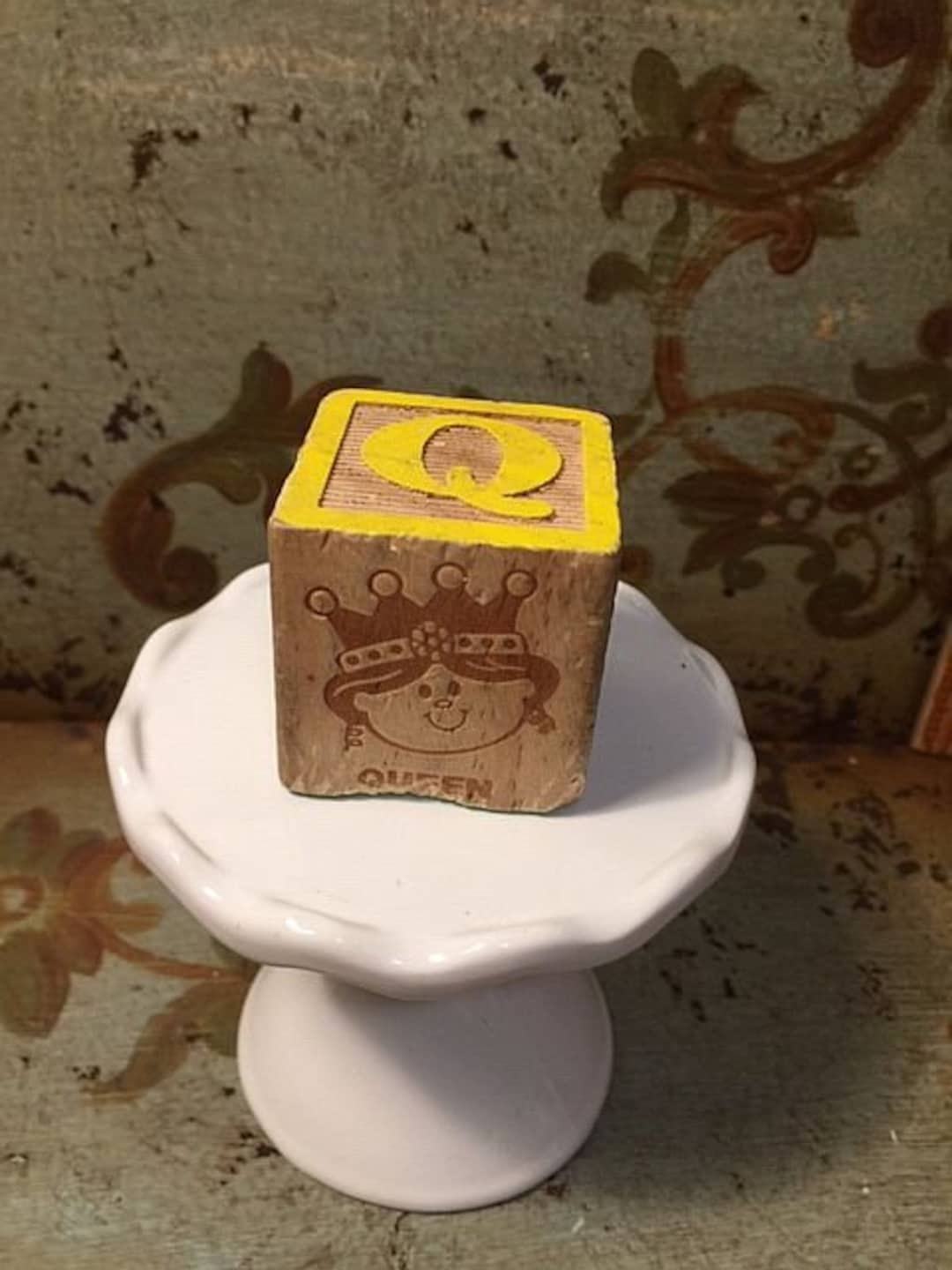 Darling Vintage Queen Q Wooden Block Yellow Green Toy Building Wood ...