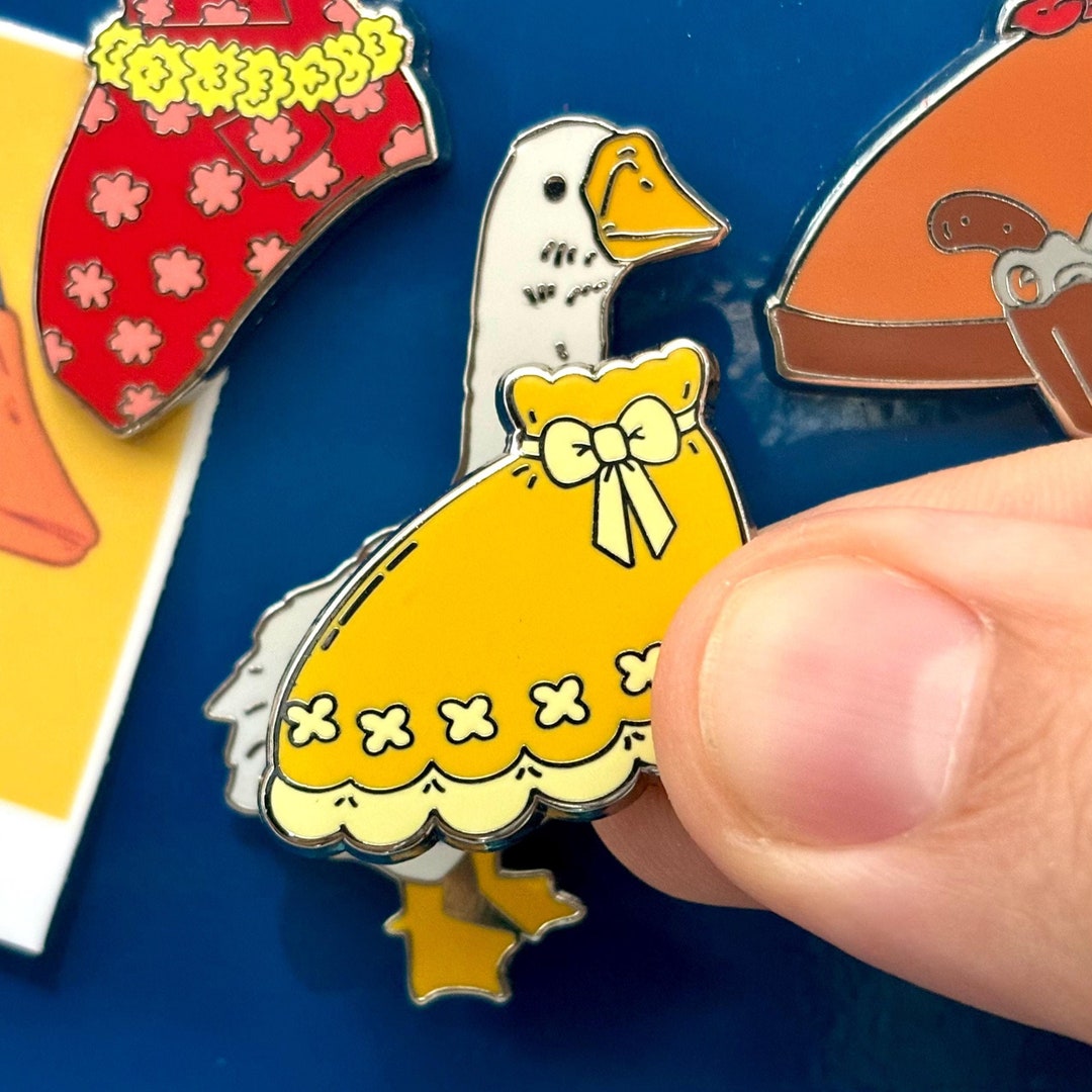 Magnetic Goose Pin With 6 Outfits! - Etsy
