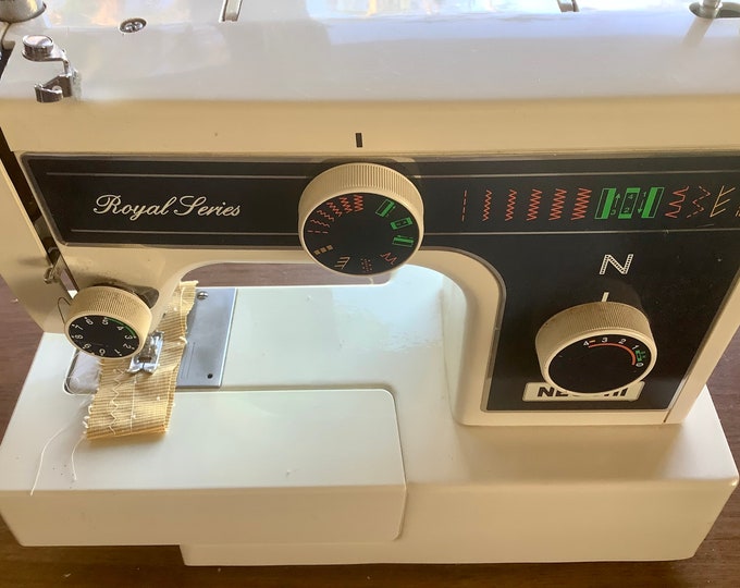 Vintage Necchi Royal Series Sewing Machine With Side Cutter | Used ...