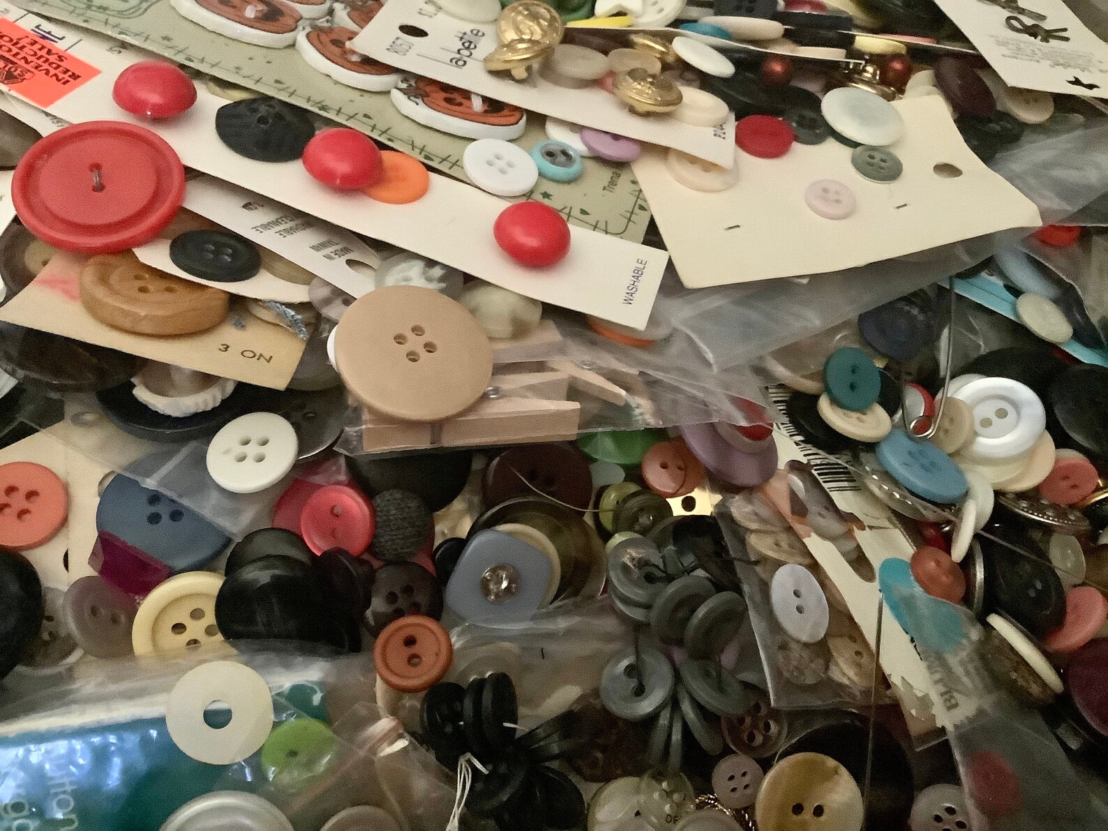 Assorted Buttons All Colors and All Sizes 1 Lb of Buttons - Etsy