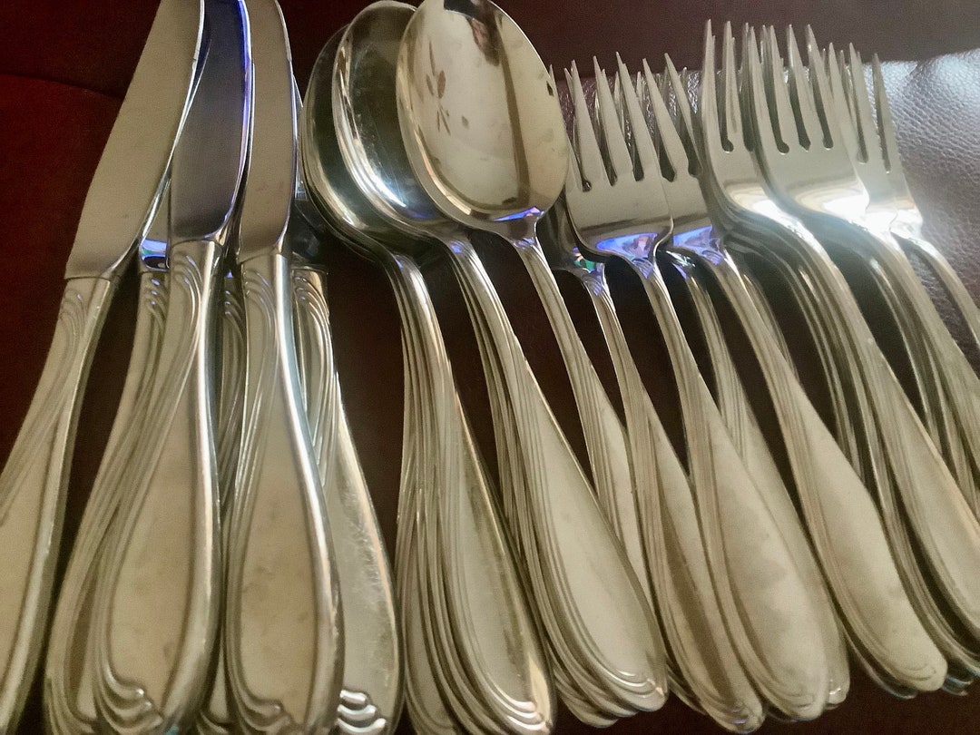 Stainless by Oneida Flatware Set | Excellent Condition | 32 Pieces - Etsy