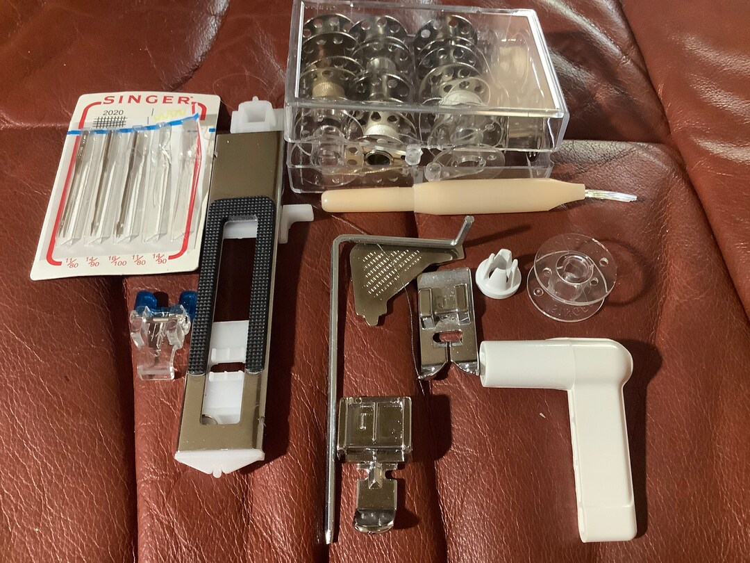 Vintage Singer Sewing Machine Attachments and Feet | 11 Pieces ...