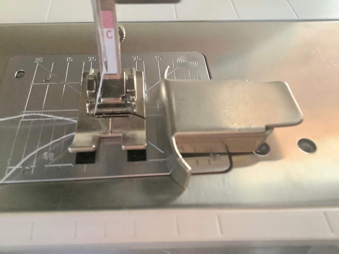 Magnetic Sewing Machine Seam Guide | Sewing Supply | Sewing Notion ...