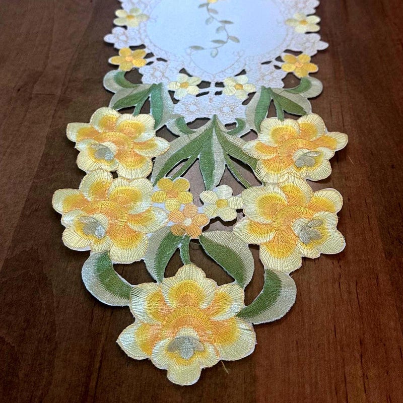 Summer Table Runner - Etsy