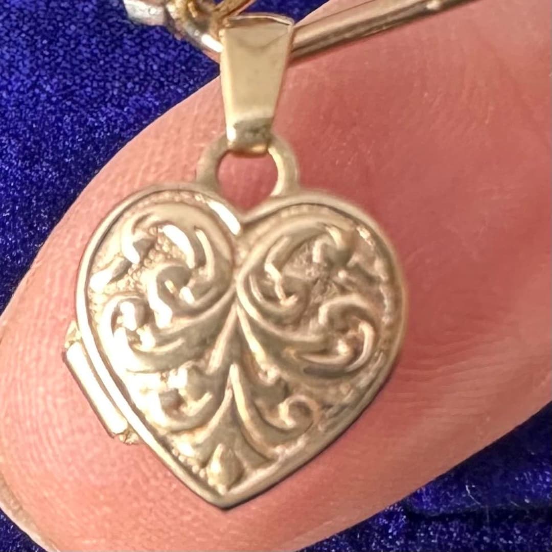 Vintage Love Heart Locket, 9 K Solid Gold 375 Pendant 1.5 Cm Tall - Etsy UK