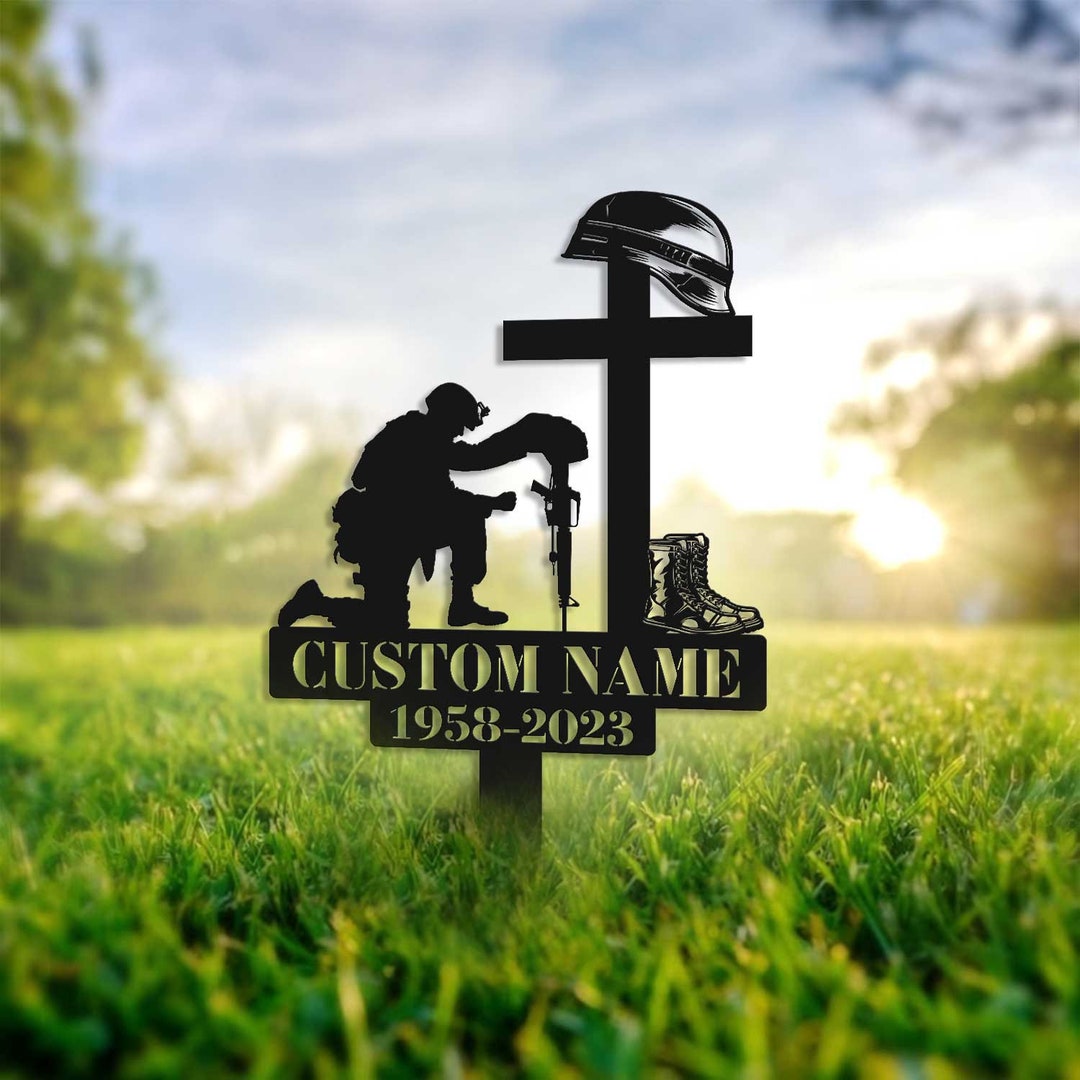 Memorial Metal Stake,kneeling Soldier Stake,in Memory of Soldier, Stake ...