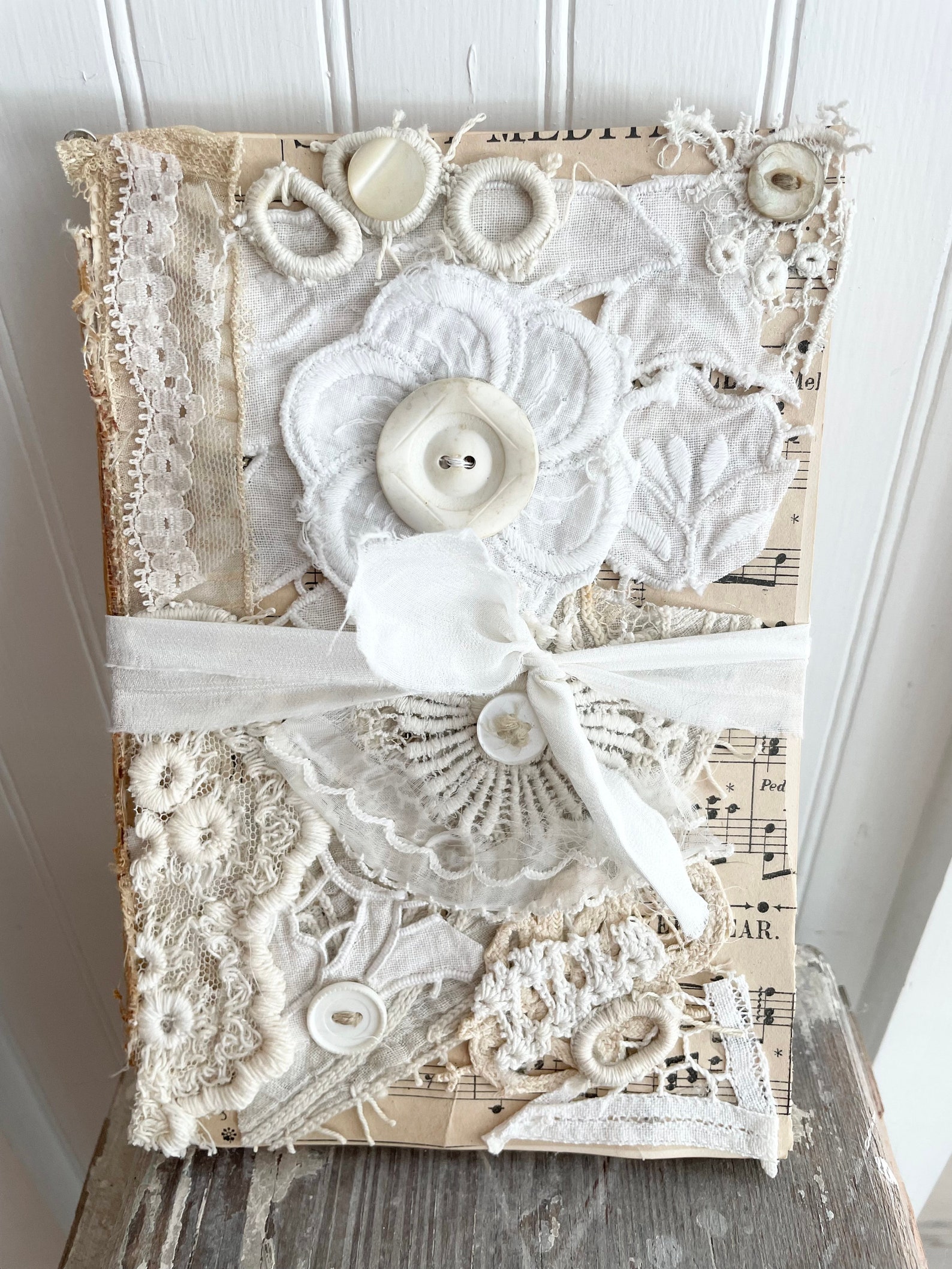 PRETTY Vintage Lace BOOK A Shabby Treasure - Etsy