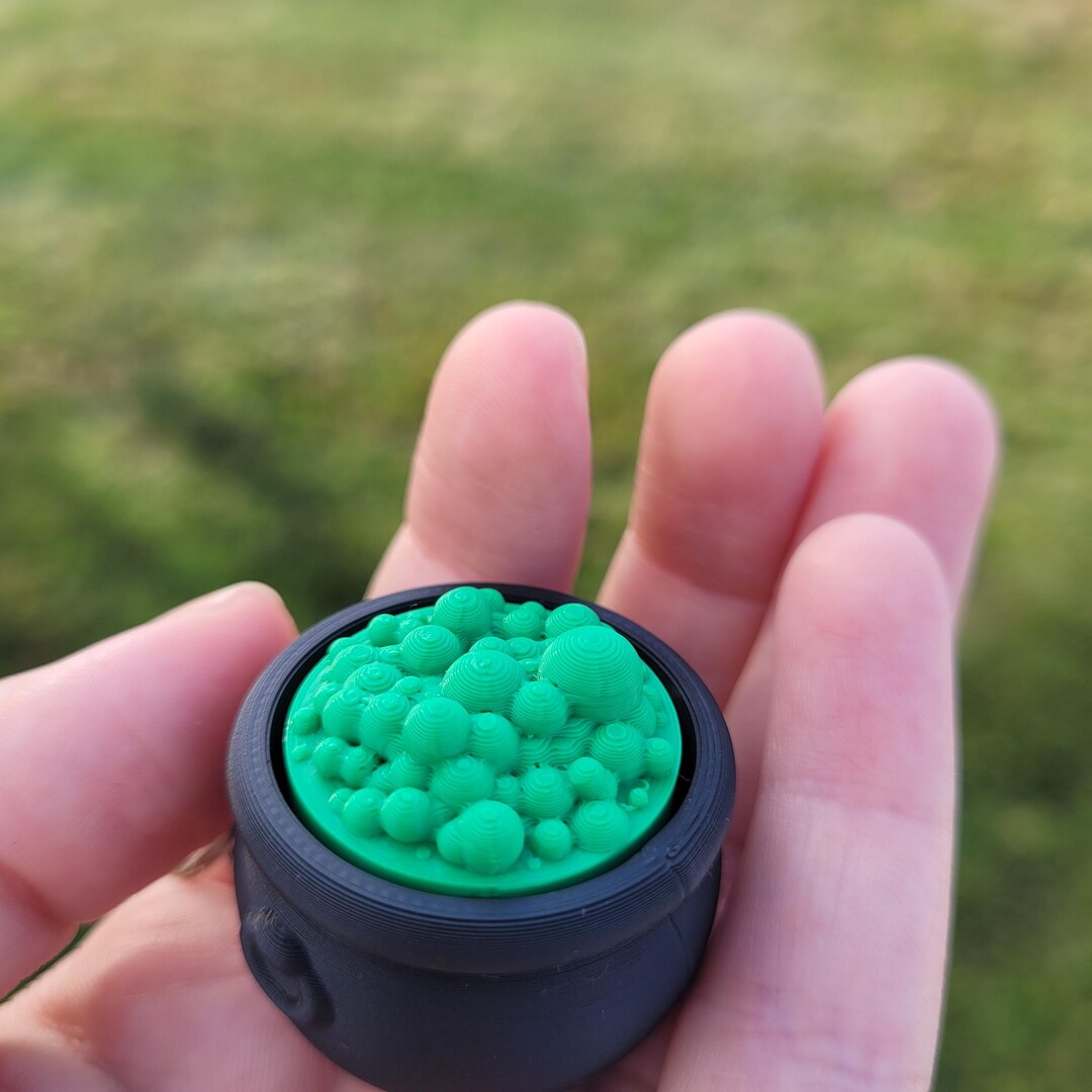 Halloween Cauldron Fidget Keychain - Etsy