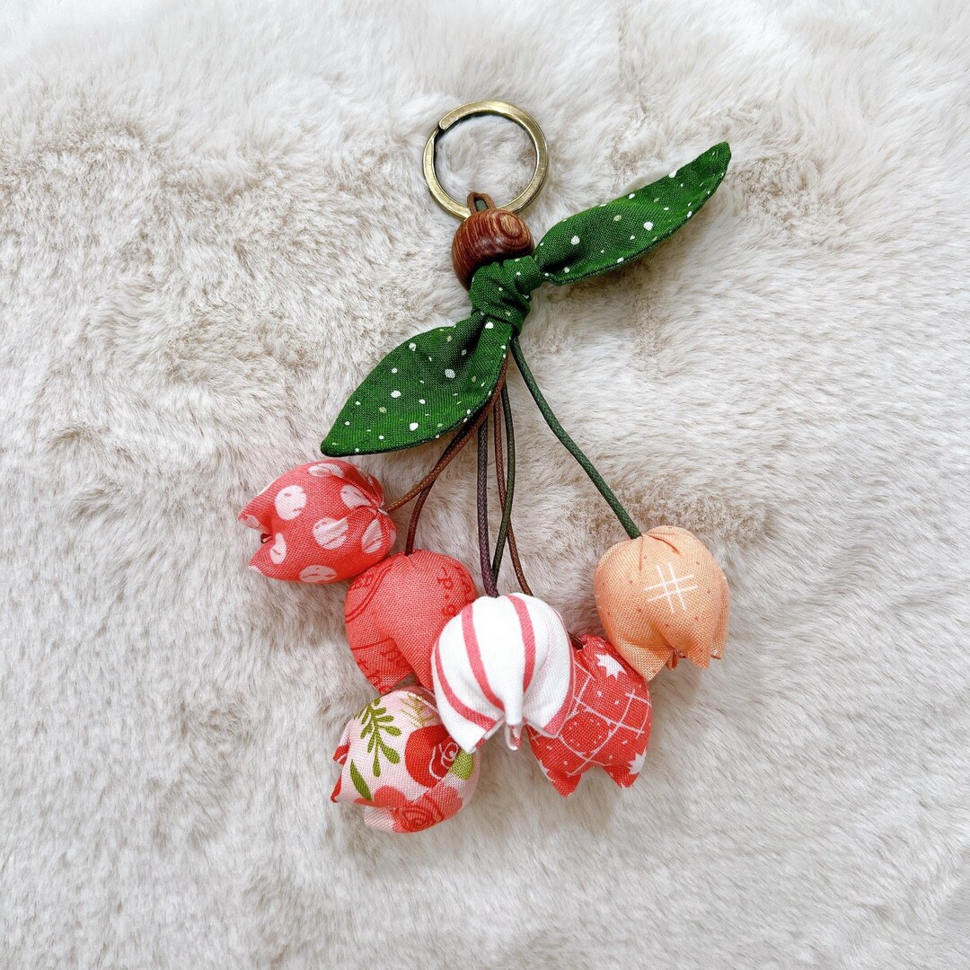 Handmade Tulip Key Chain - Dark Green Leaves | Handmade Tulip Key Ring ...