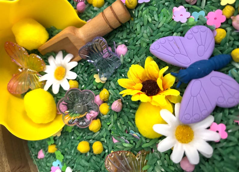 SPRING SENSORY BIN | Blossoms & Butterflies | Sensory Bin Recipe Cards ...