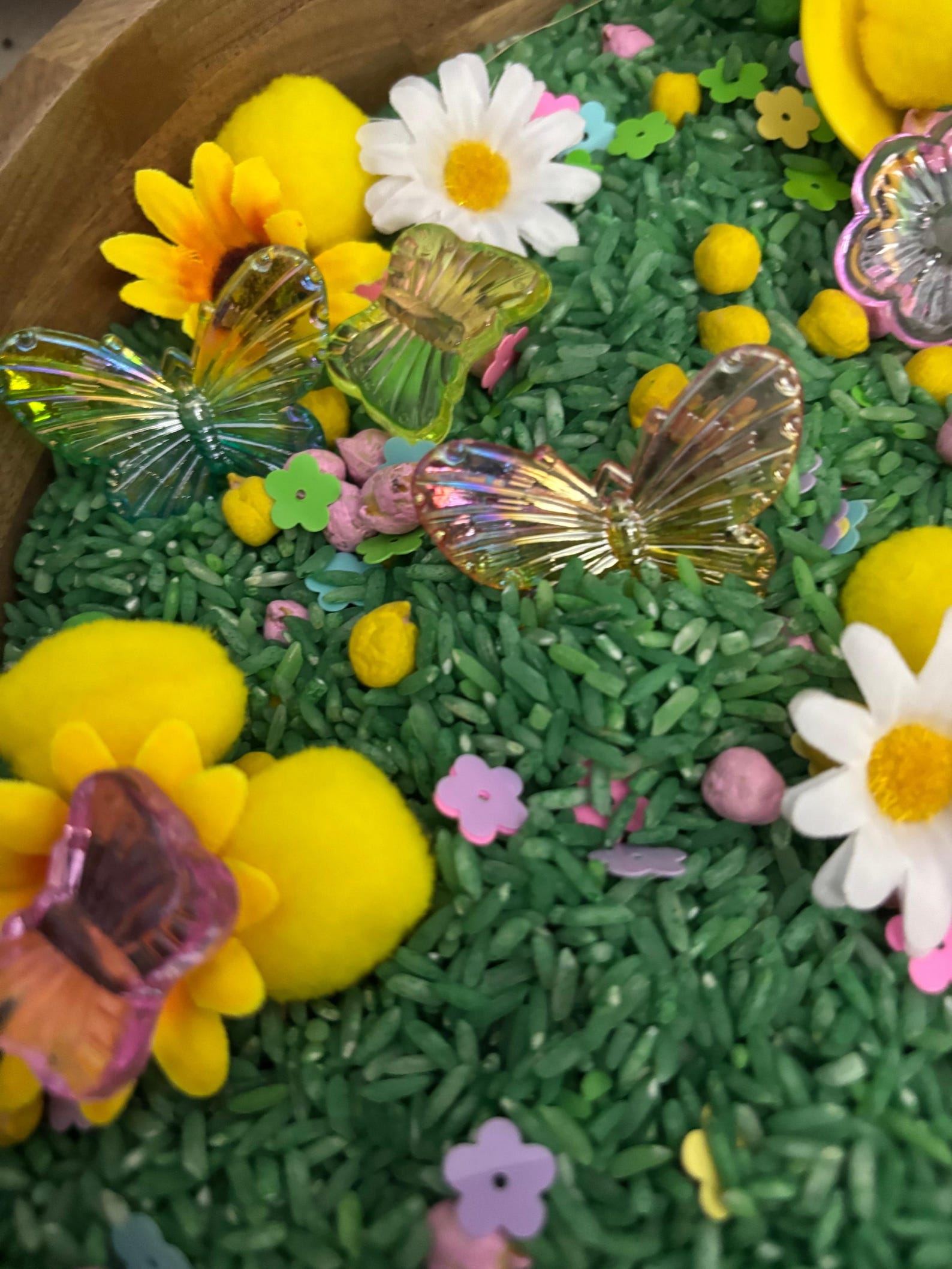 SPRING SENSORY BIN | Blossoms & Butterflies | Sensory Bin Recipe Cards ...