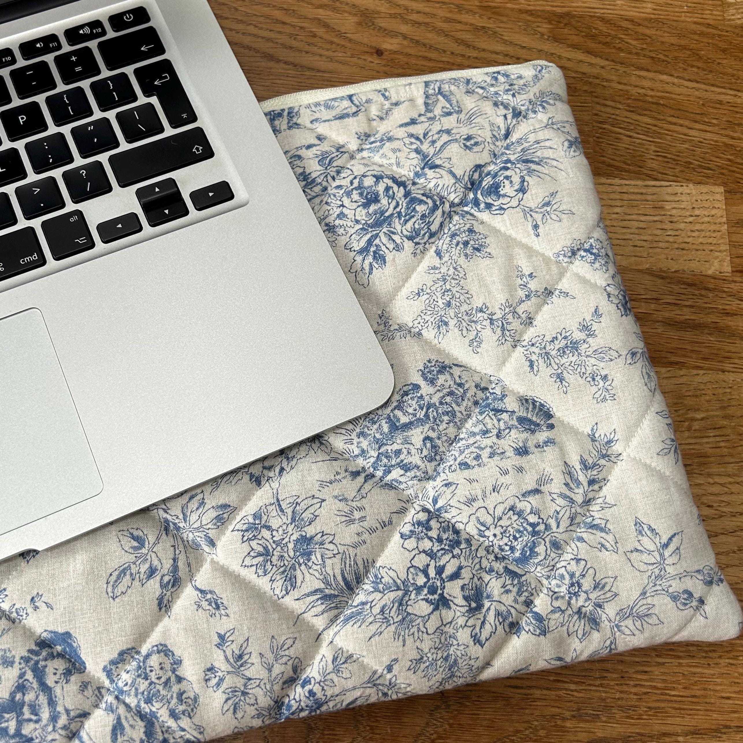 Handmade Quilted Laptop/ipad Tablet Case, Blue Vintage Porcelain-look ...