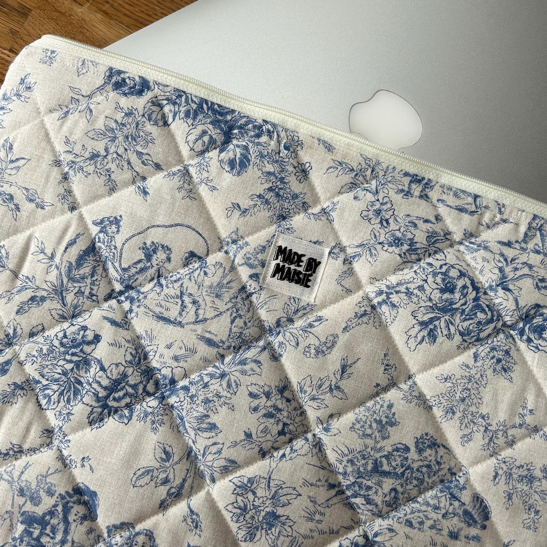 Handmade Quilted Laptop/ipad Tablet Case, Blue Vintage Porcelain-look ...