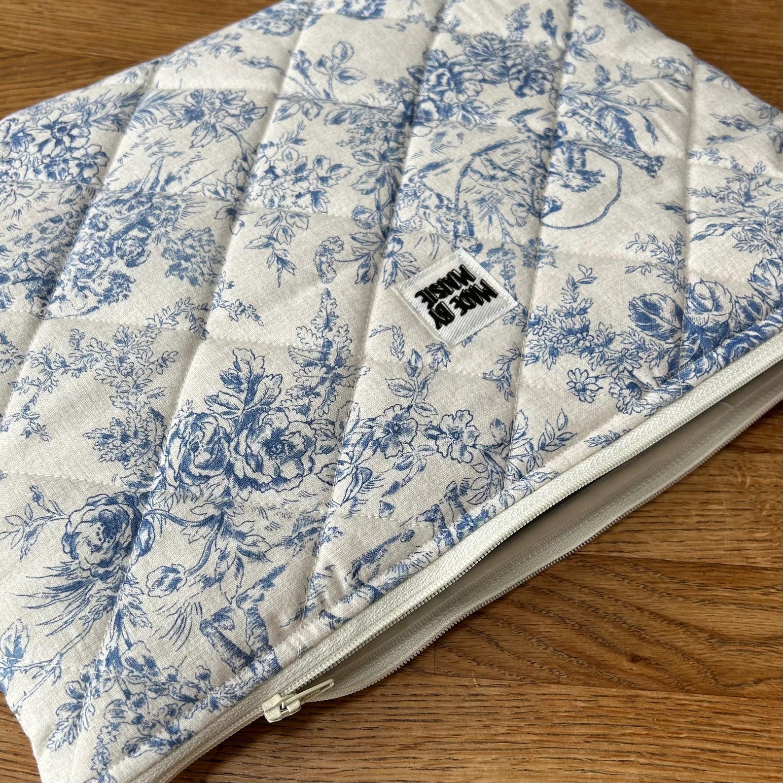Handmade Quilted Laptop/ipad Tablet Case, Blue Vintage Porcelain-look ...