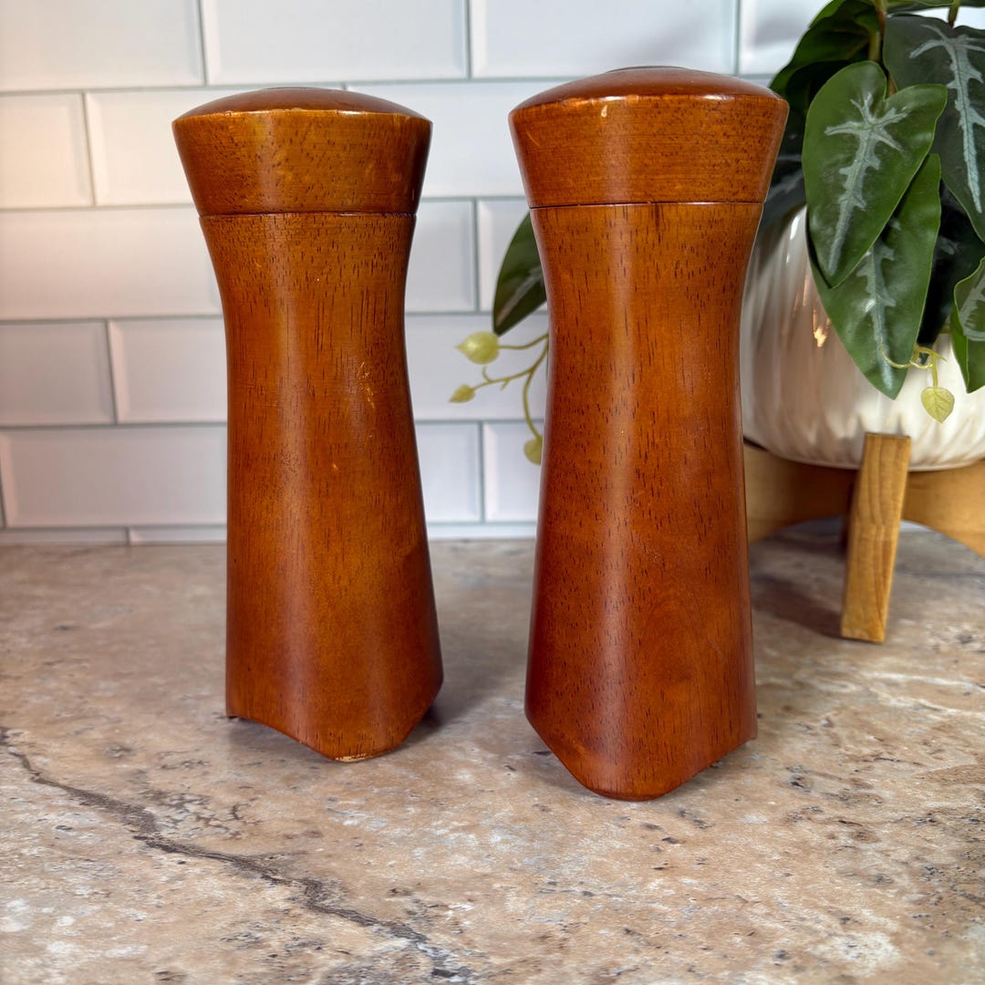 Vintage Wooden Salt Shaker and Pepper Mill Grinder 6-3/4" Tall | Mr ...