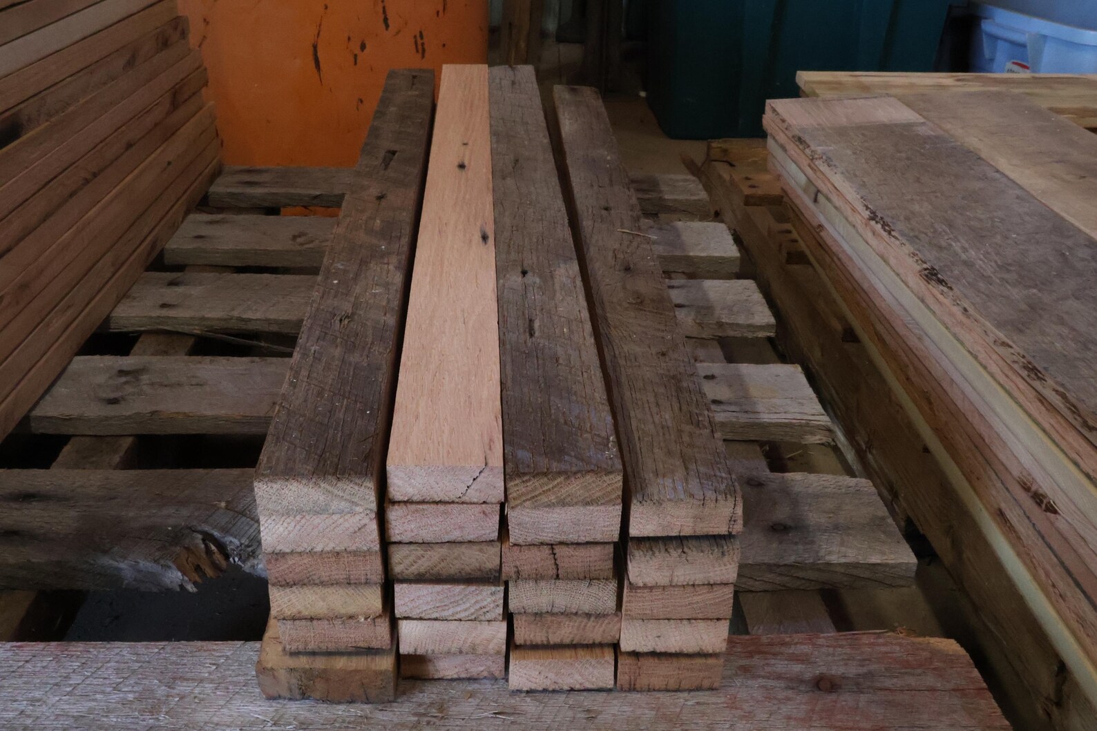 10 Reclaimed Barnwood Boards - Straight Line Ripped 3/4"x2"x33" - Etsy