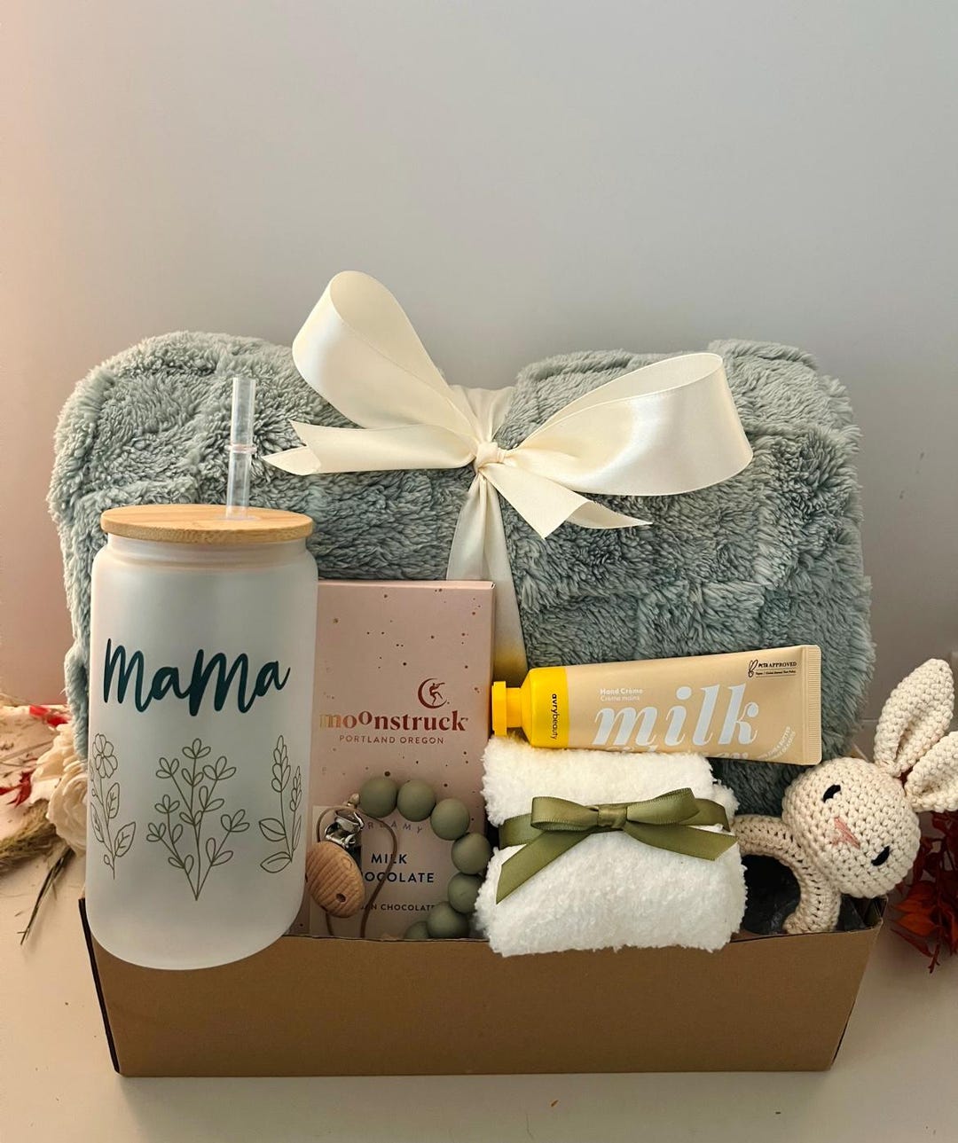 New Mom Gift Box | Luxe Mama Care Package With Blanket, Tumbler & Baby ...