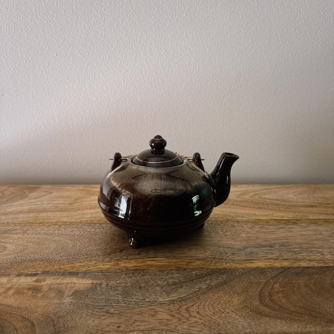 Vintage Brown Tea Pot | Vintage Home Decor, Antique Home Decor, Tea Pot ...