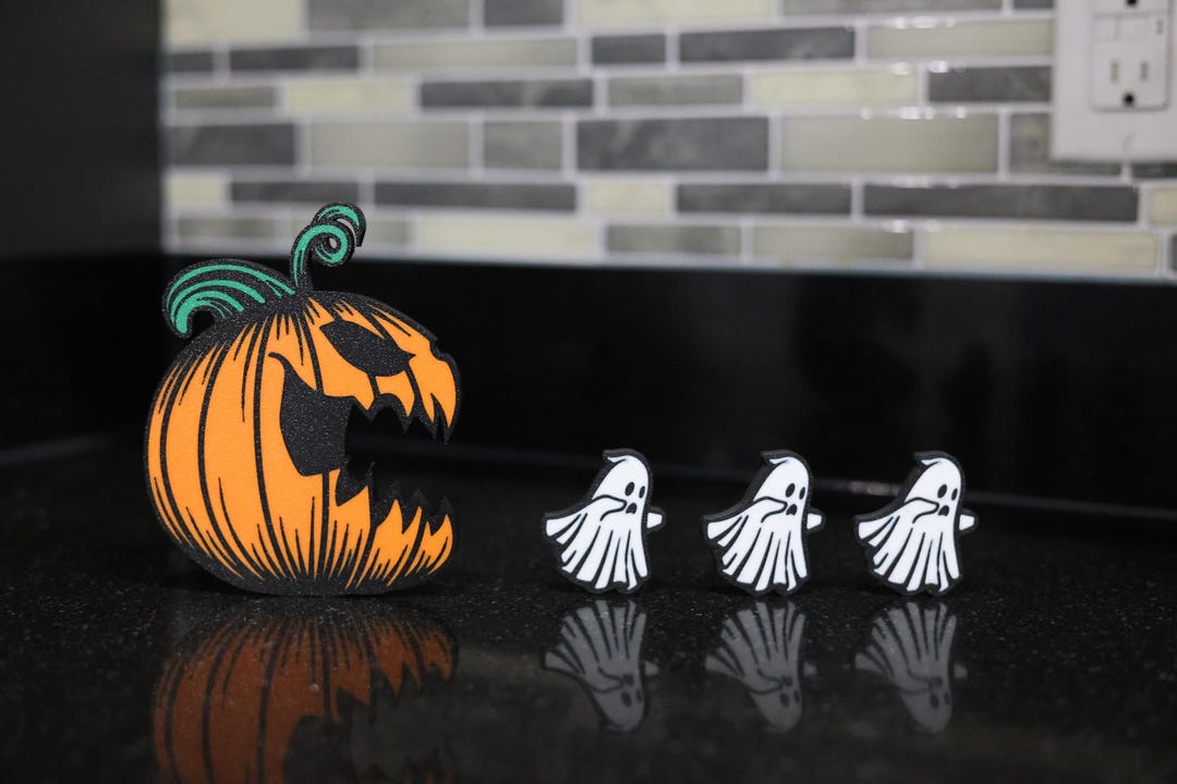 Halloween Pac Man Pumpkin Chasing Ghosts - Etsy