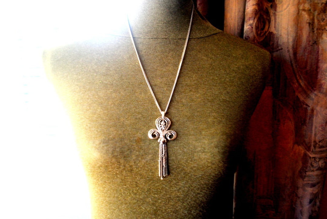 1970 Vintage, Victorian Style ,rhodium Necklace With Filigree Fleur De ...