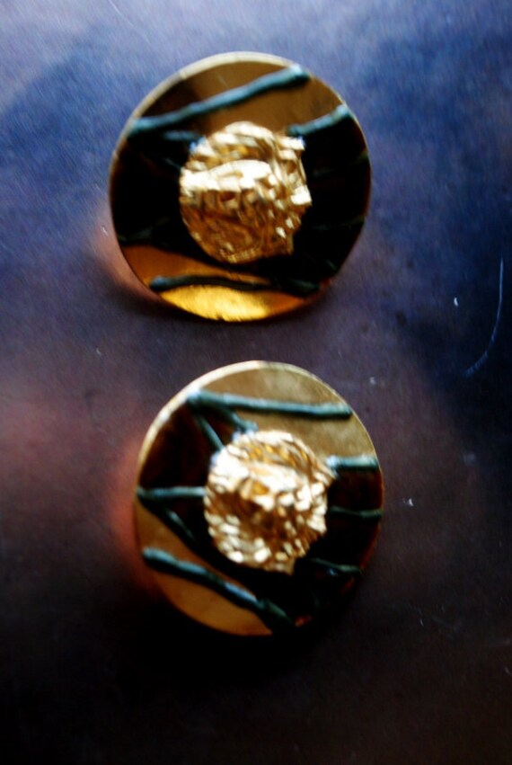 Dramatic vintage 80s, gold tone , hammered metal, lar… - Gem