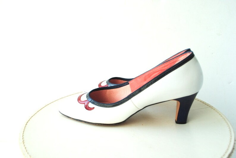 Mod Vintage 60s Split Leather White Glossy Pumps With a | Etsy