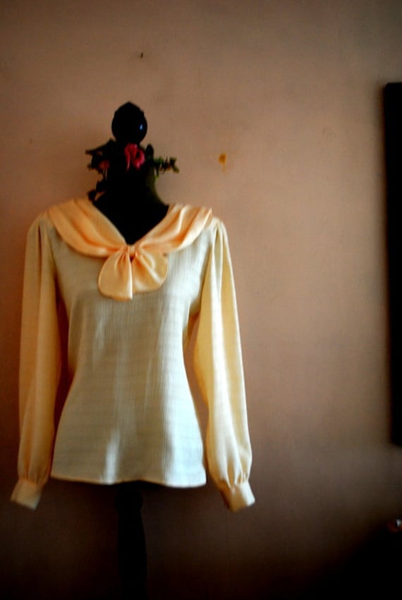 1980 vintage, pastel yellow, textured polyester blou… - Gem