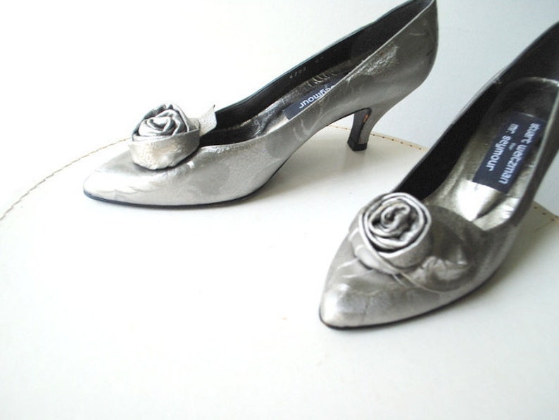 Wedding Vintage 80s Silver, Textured Metallic Leather Pumps With a ...