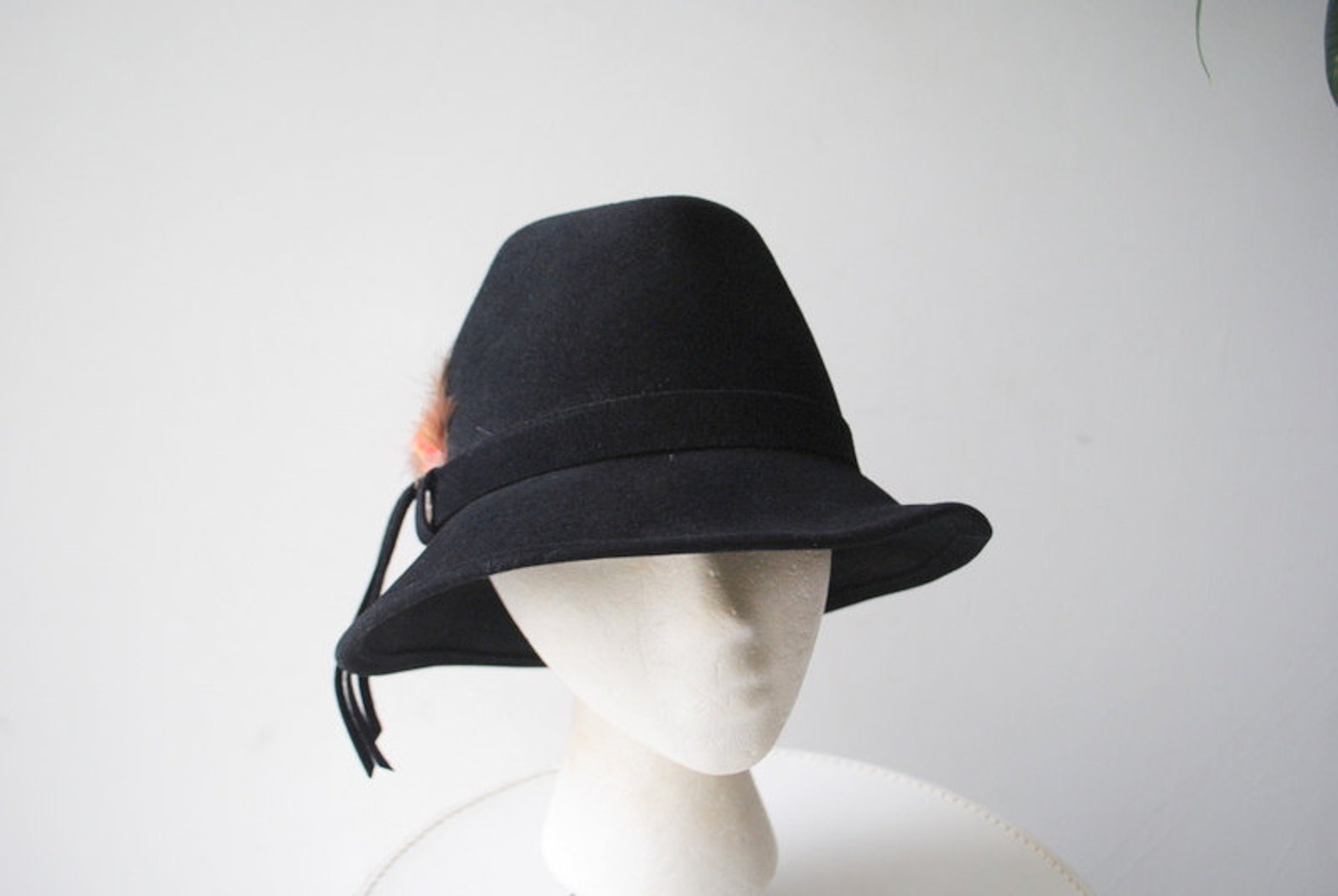 Luxurious Vintage 80s Black Wool ,vagabond Fedora Hat With a Multicolor ...