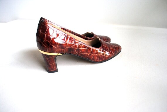 Luxurious vintage 70s brown patent, croc style glossy… - Gem