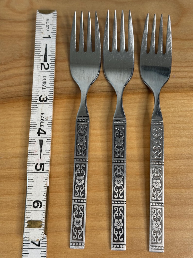 Vintage Oneida Isabella Community Stainless Flatware Sets - MCM Oneida ...