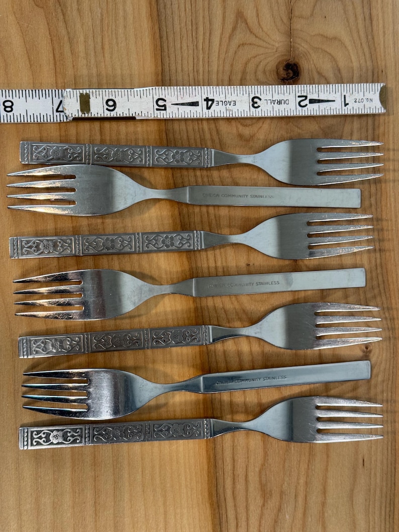 Vintage Oneida Isabella Community Stainless Flatware Sets - MCM Oneida ...