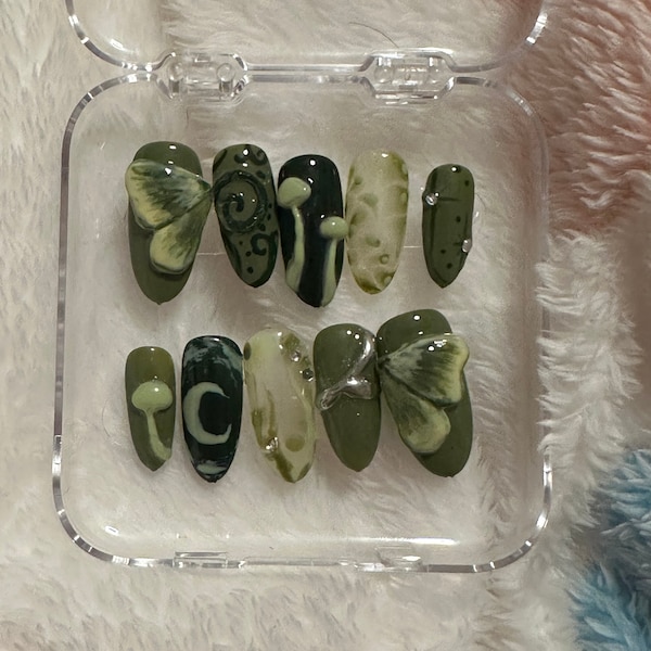 Whimsical Moth Press-on Nails - Etsy Canada