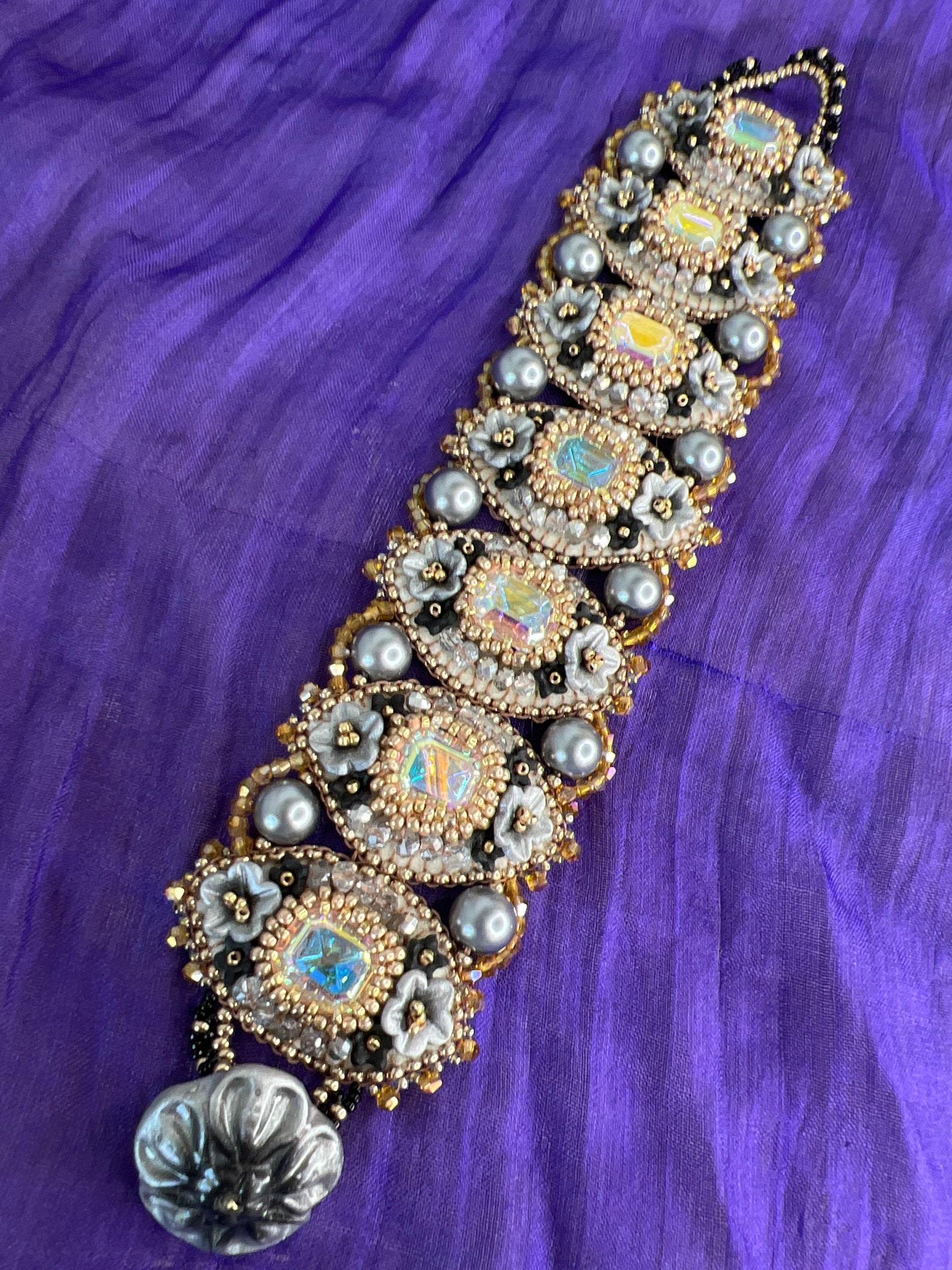 Black and White Carousel Bracelet - Etsy