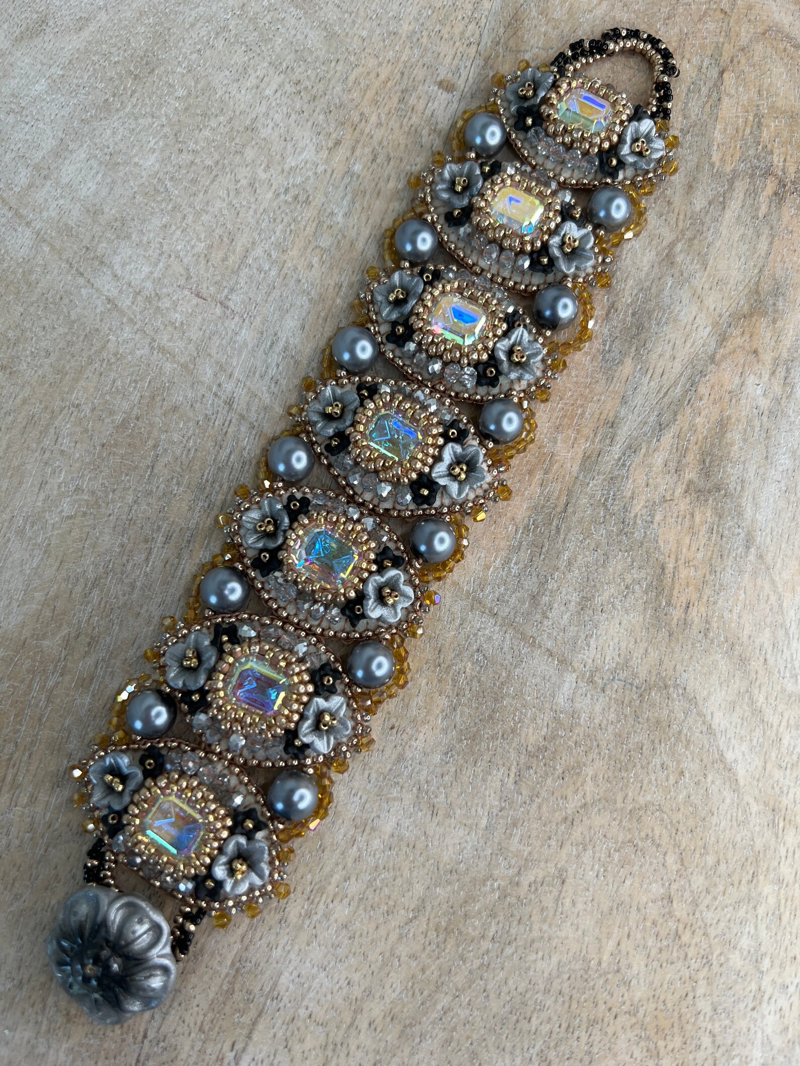 Black and White Carousel Bracelet - Etsy