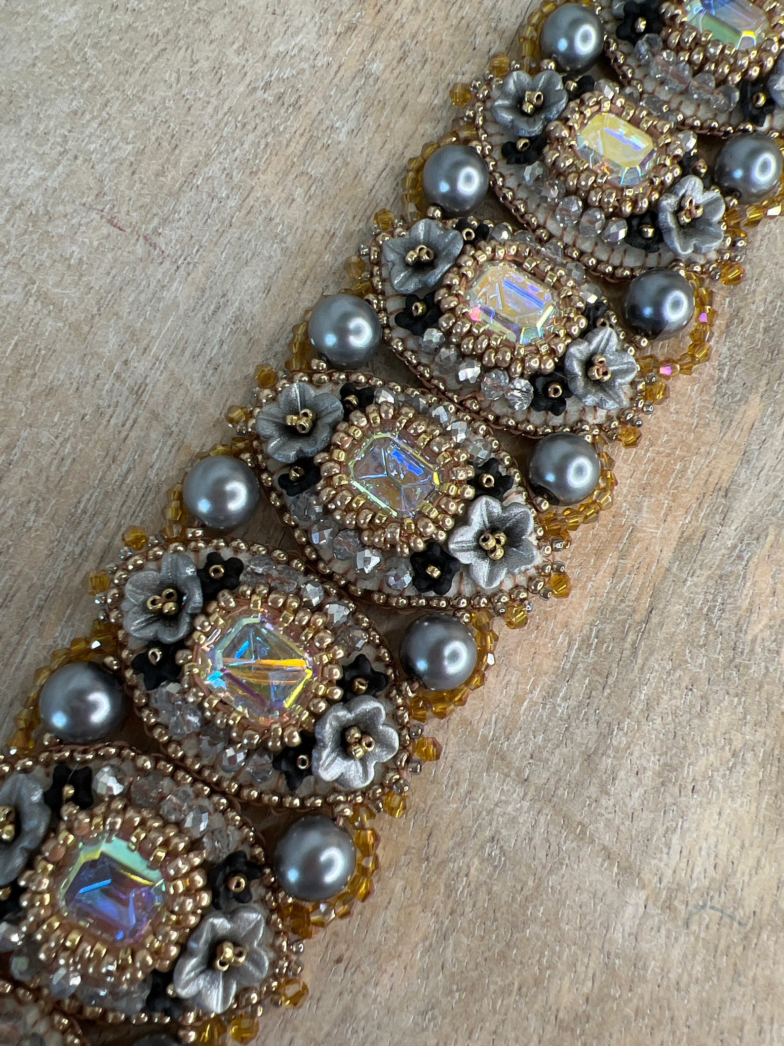 Black and White Carousel Bracelet - Etsy