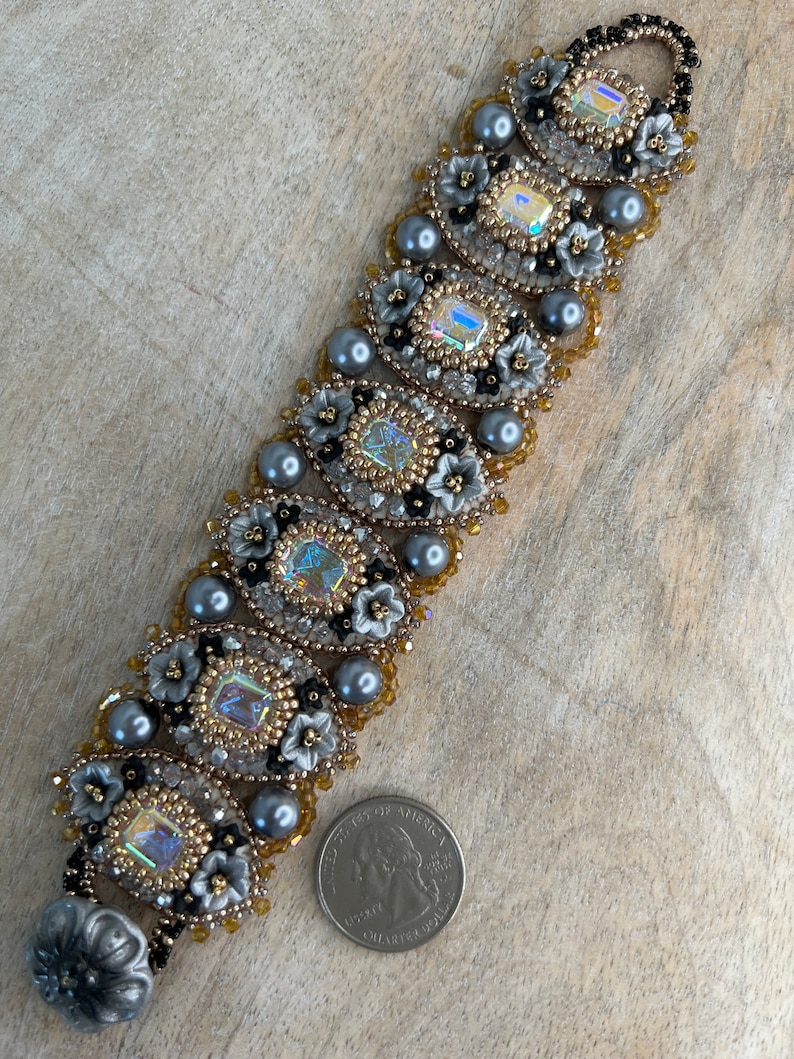 Black and White Carousel Bracelet - Etsy