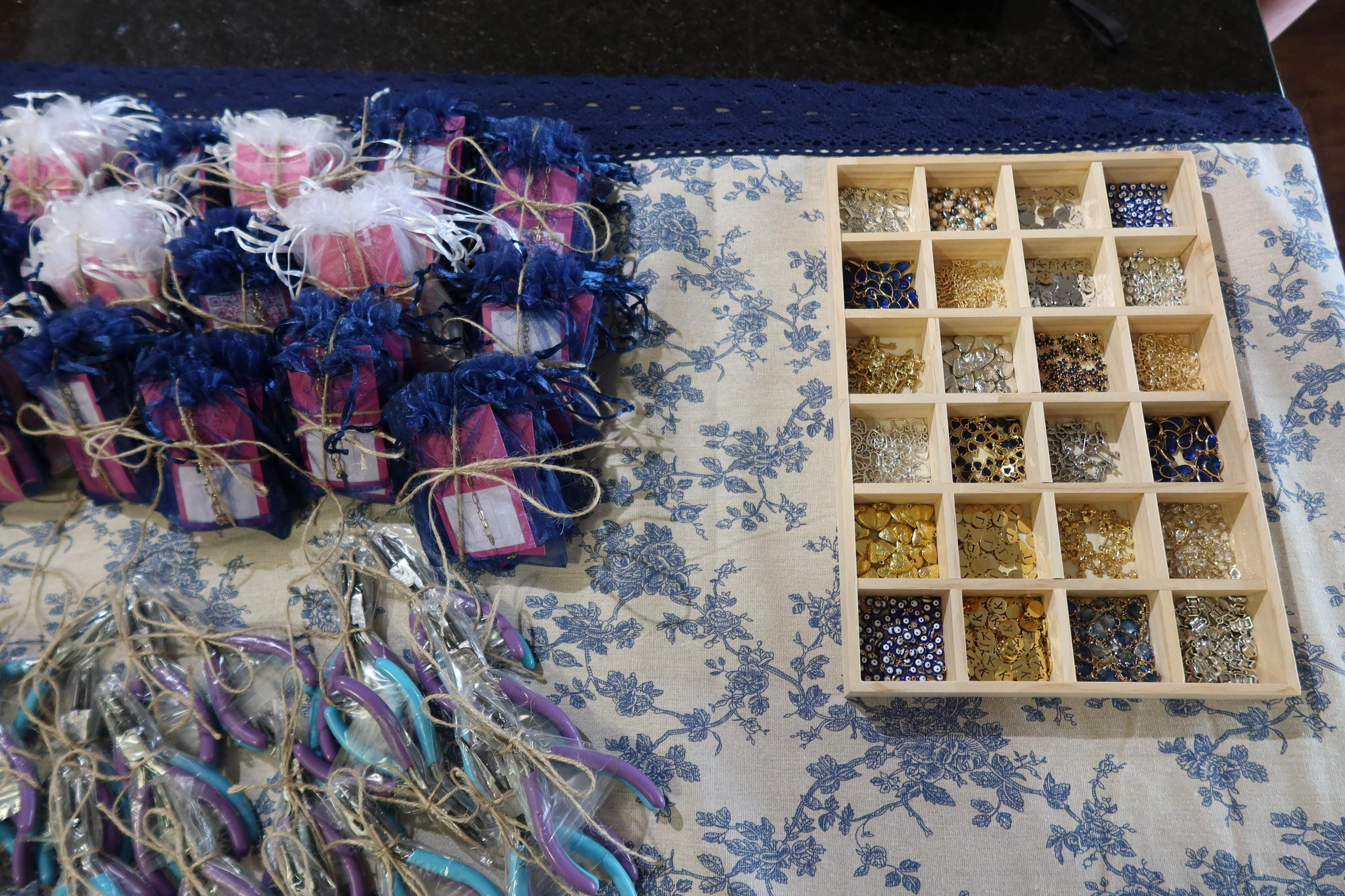 DIY Charm Bar Party Kit - Shipped Charm Bracelet Station - Etsy