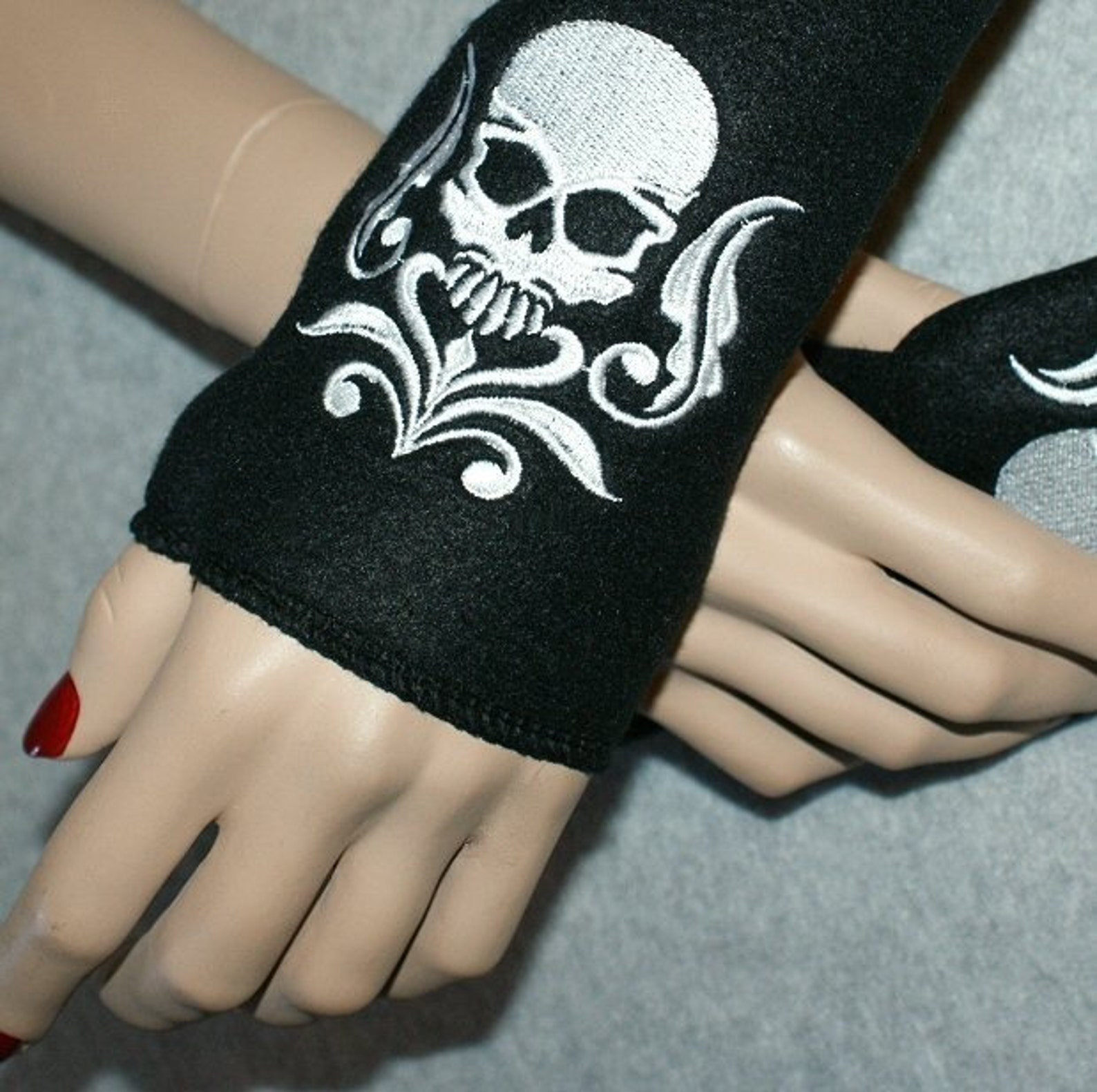 Embroidered Damask Skull Fleece Arm Warmers Black / White | Etsy