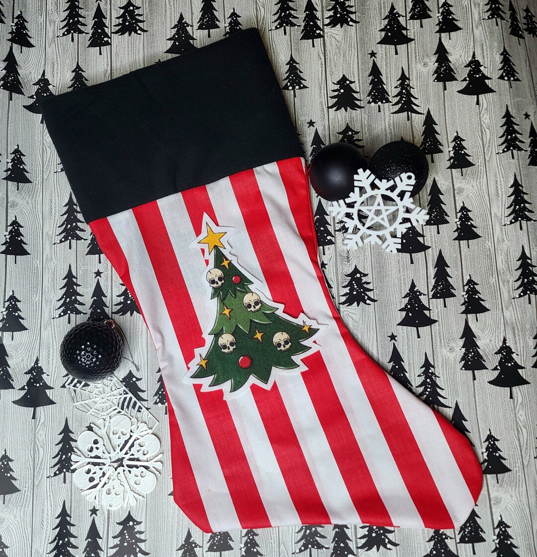 Gothic Yule Tree Skull Decorations Gothic Goth Gothmas Christmas Pagan ...