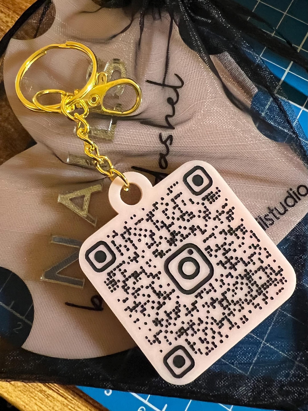 QR Code Keychain Custom QR Business Card Keychain Social Media QR Code ...